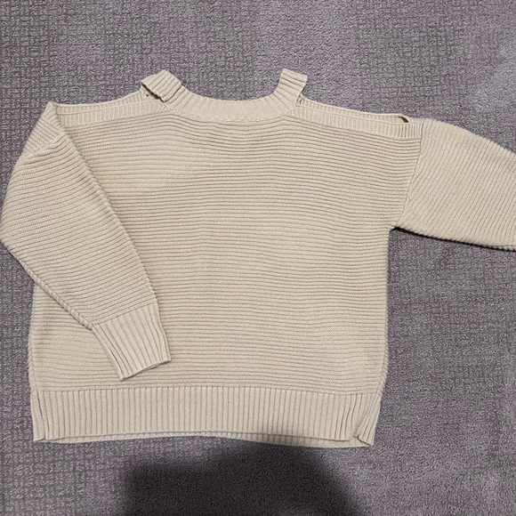 Tuckernuck | Sweaters | Tuckernuck Brant Point Sweater Cut Out Large ...